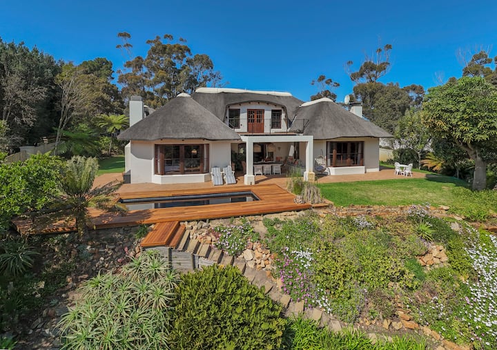 Mountain View Room And Stunning Pool B&b - Hermanus