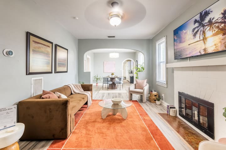 Palm Breeze Retreat | Near Downtown & Game Room - West Palm Beach, FL