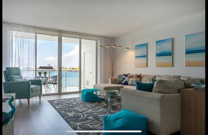 Spacious 2 Bedroom - Fantastic View - Sunny Isles Beach, FL