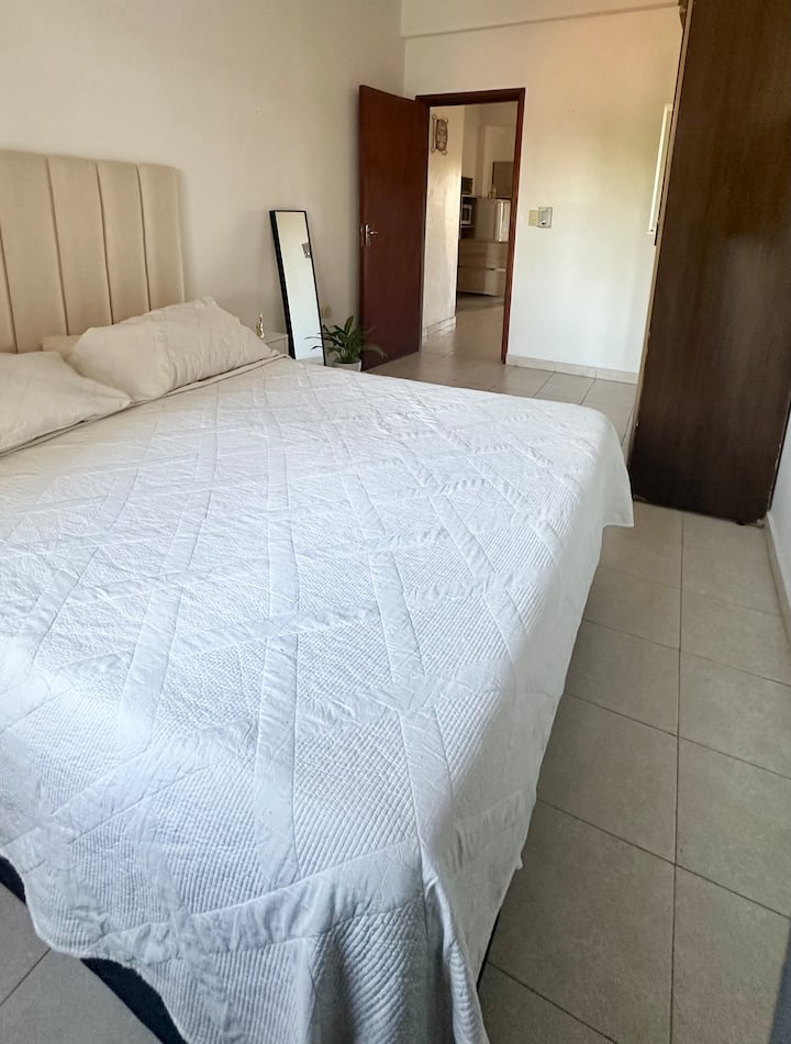 Departamento Moderno Con Balcón - Lambaré