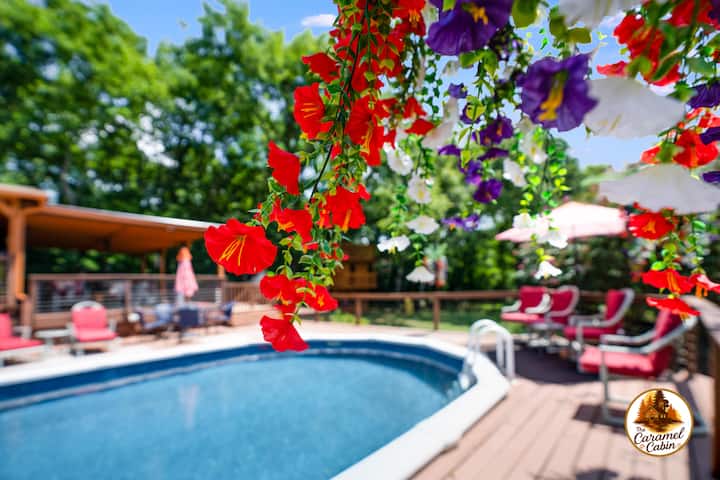 The Caramel Cabin – Getaway With Pool & Hot Tub - Hendersonville, TN
