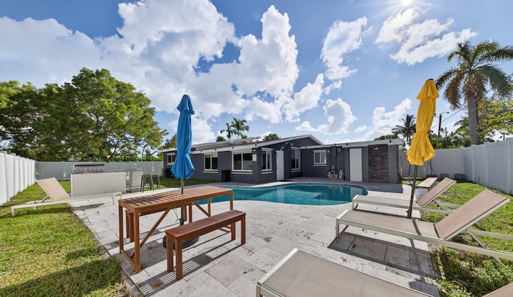 Sept-oct Specials Zen Den Fll Pool And Pool Table! - Fort Lauderdale