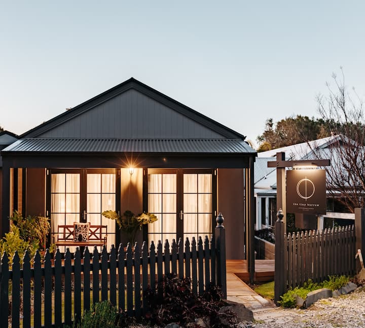 The Tiny Burrow ~ Magical Fleurieu Escape - Aldinga