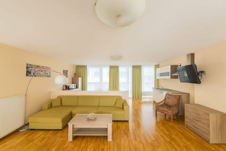 Comfortable Studio For 3 People - Düsseldorf