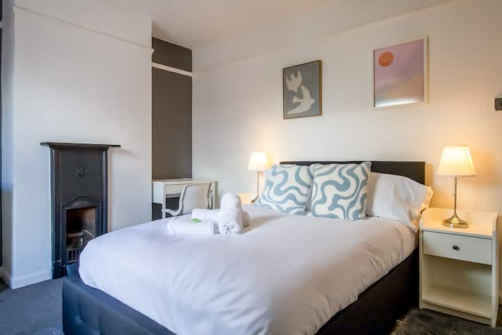 Perfect For Contractors | Free Wi-fi | Sleeps 7! - Northampton, UK