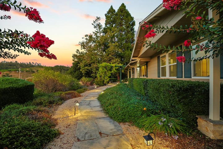 Doxie Ranch - Serene Vineyard Escape (3 Beds) - Lambert Bridge Winery, Healdsburg
