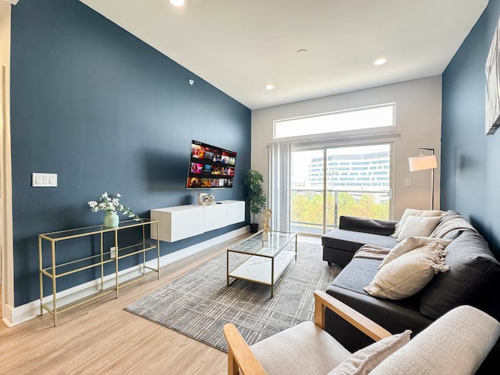 Luxury 2bd | Deep Ellum | Free Parking | Pool+gym - Dallas, TX