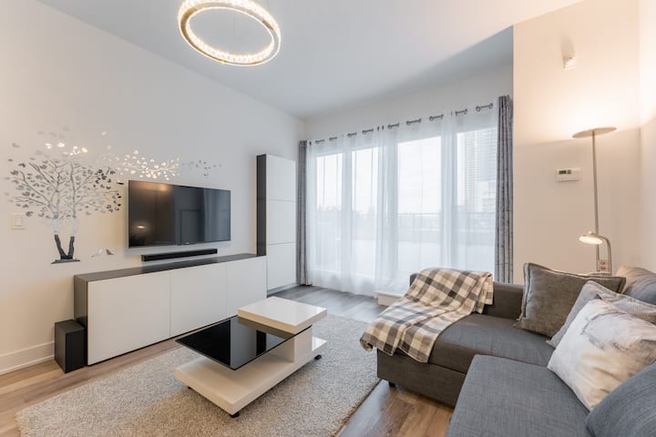 Luxury Toronto 3br | Lake | Patio | Pool | Parking - Toronto