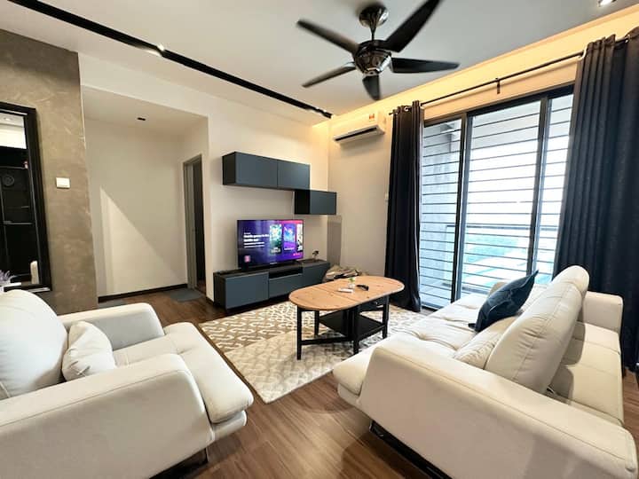 Silksky Family Suite(8 Pax): 3r2b-netflix-2carpark - Seri Kembangan