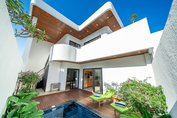 Brand New 3br Villa+huge Pool+beach Access+sanur - Sanur