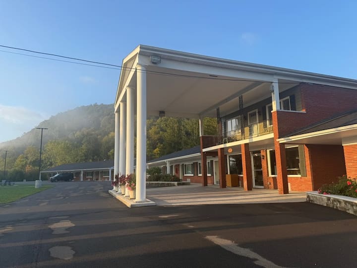 Valley Trail Inn - 2 Room Suite - Doubles - Horseheads, NY