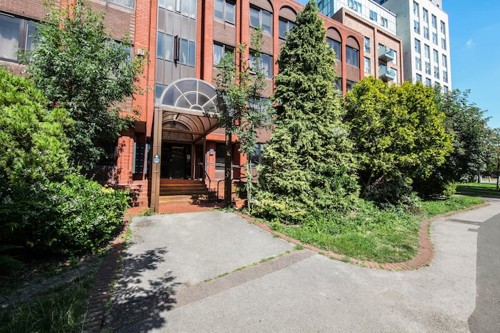 Close To Elstree & Bbc | Private Studio & Parking - Barnet