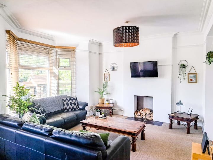 3 Bedroom Flat Central Location Cardiff - Firing Line Cardiff Castle Museum of the Welsh Soldier