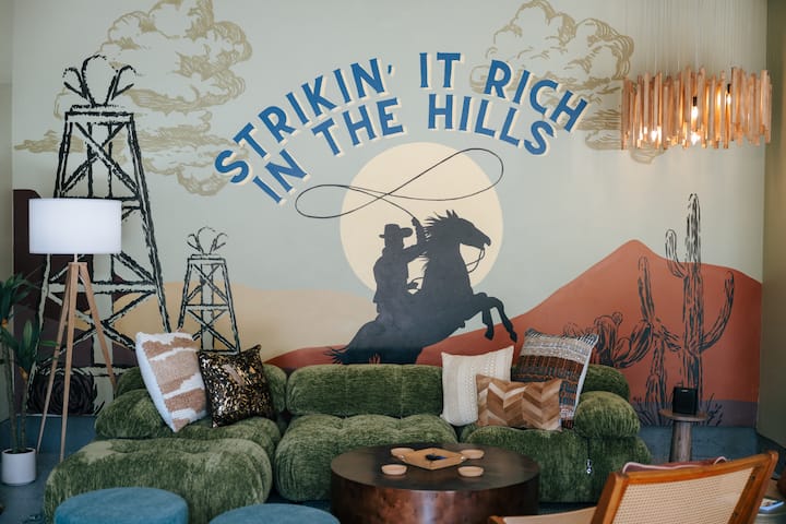 Dfw’s Retro Cowboy Retreat! - "The Norton Nook" - Arlington, TX