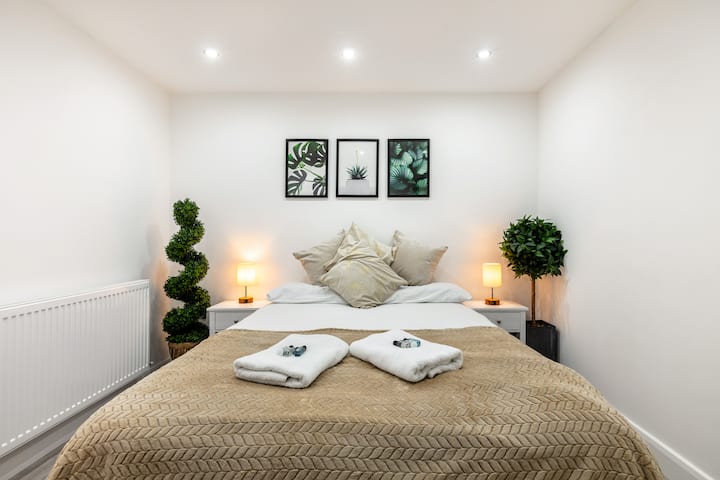 119b -Modern Bright 1 Br - 1 Min From Tube - London