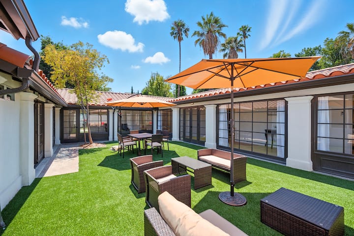 Family Fun Getaway • 7br/7.5ba • Near Universal - Los Ángeles, CA