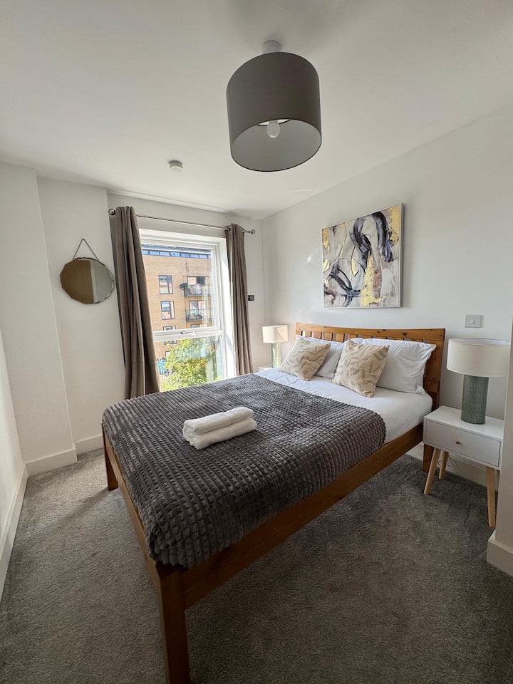 Grover Elite Apartment: Spacious 2-bed Nature Flat - Hemel Hempstead