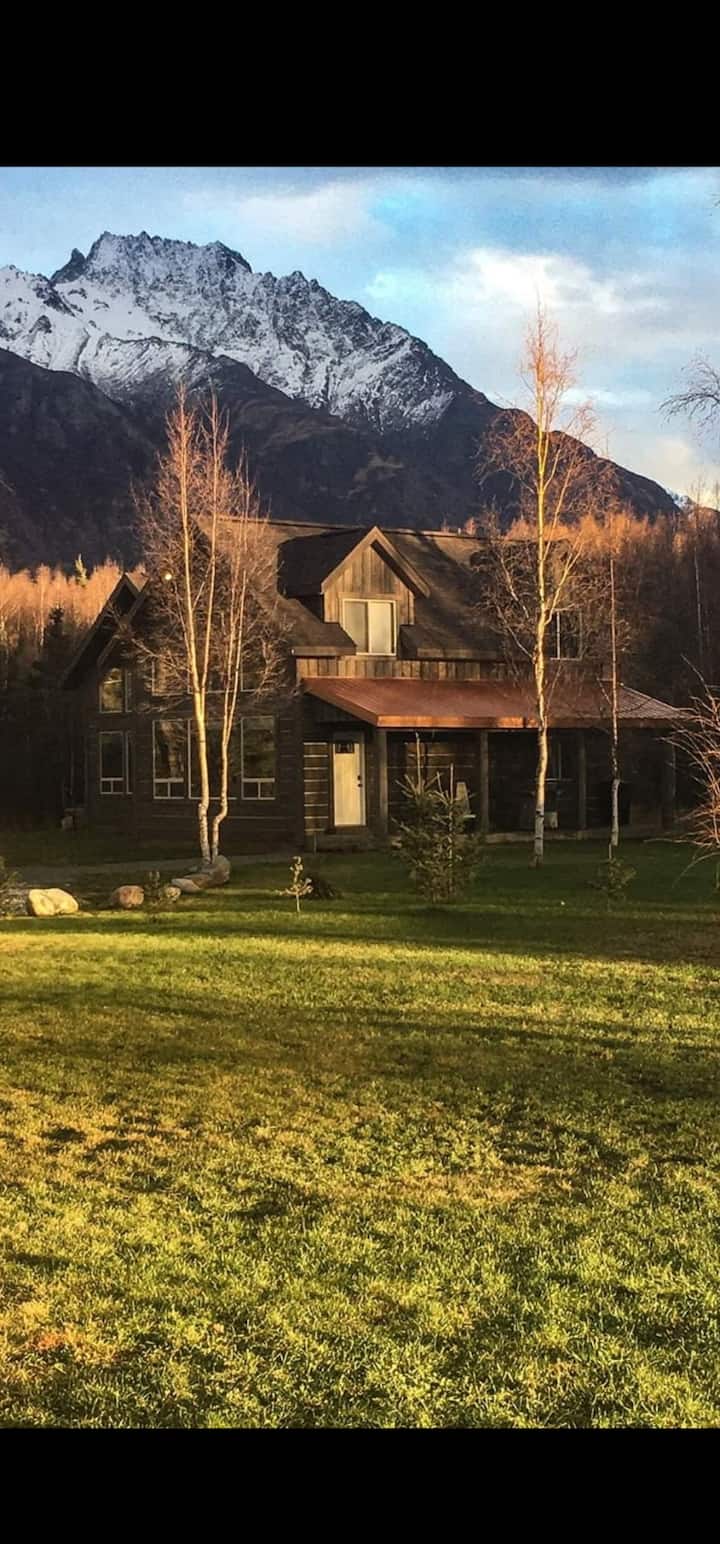 Alaska Brown Bear Lodges: Colonist Camp - Palmer, AK