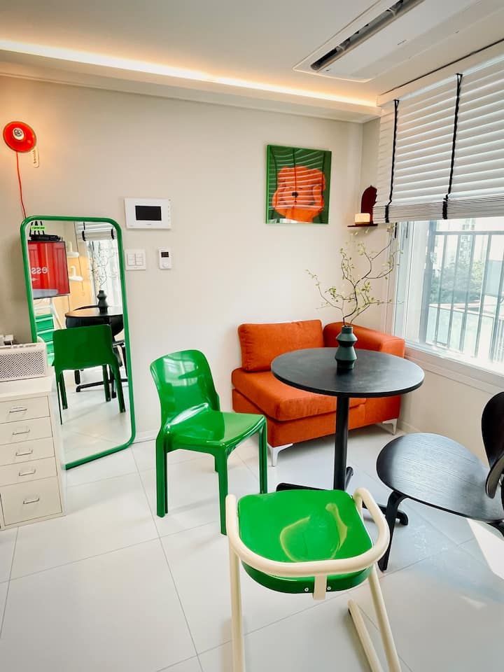 Chorok Stay 초록 | 홍대 차 5분· 광흥창역 도보 3분· 조용한 신축· 무료주차 - Seoul