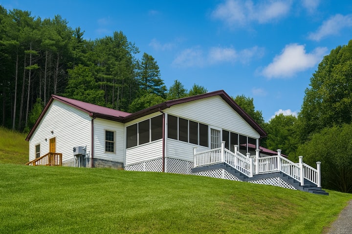 River’s Nest | Secluded 2br W/ Hot Tub & Porch - Galax, VA
