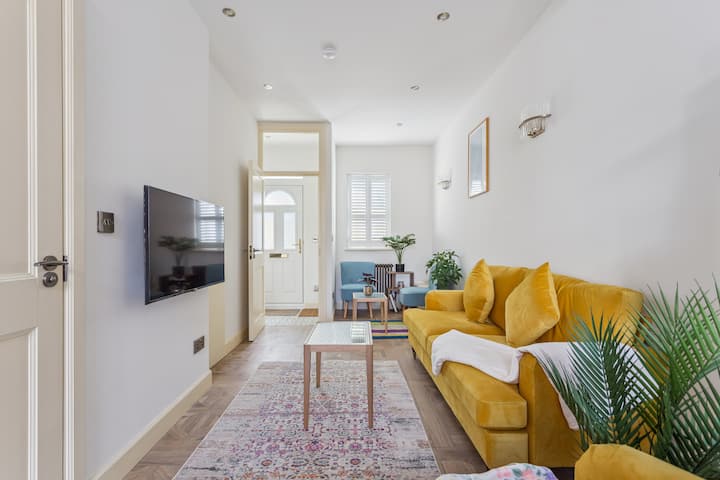 Charming Windsor Cottage – Castle Views, Garden & - Slough