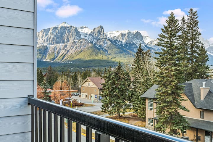 Weekly Special: Pool, Hot Tub, Tsn, View & Parking - Canmore