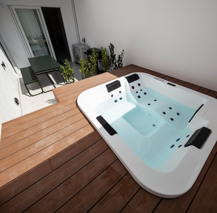 Tranquil Spa Retreat W/jacuzzi - Malta