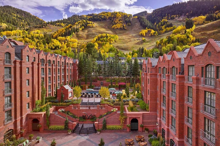 Aspen Colorado - St. Regis, Pet-friendly Property - Aspen, CO