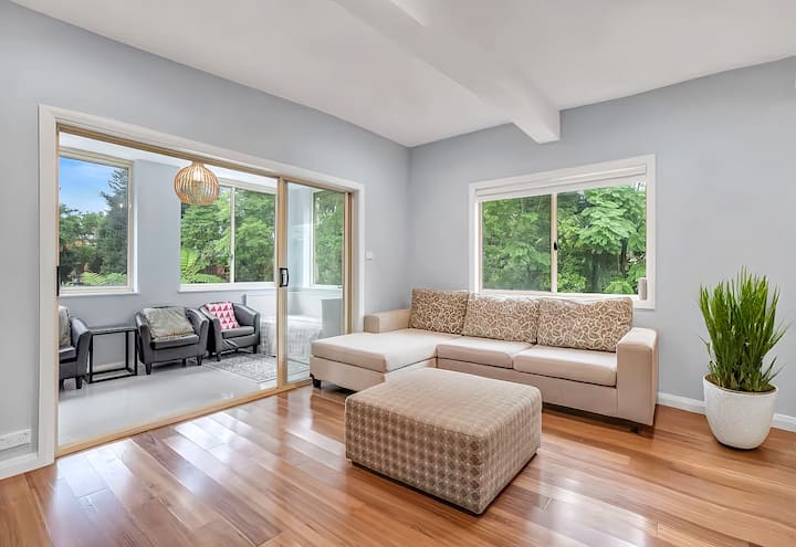 Spacious 6br Epping Villa | Home Cinema & Parking - Parramatta