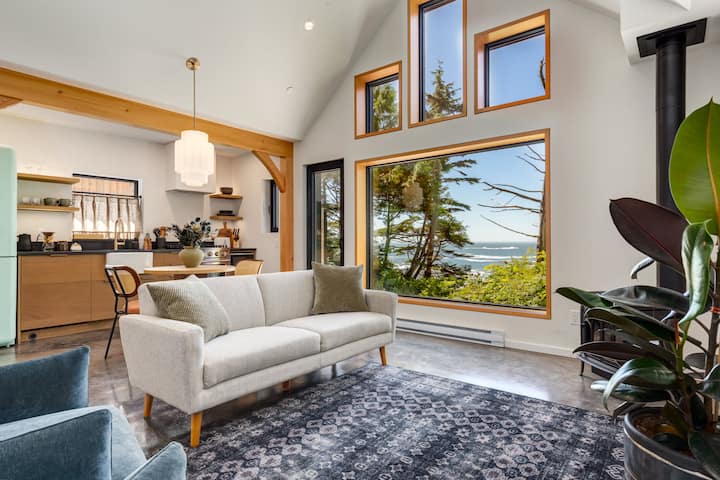 Fogged Inn Cabin - Ucluelet