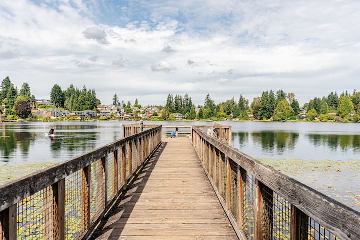 Cozy Condo | Steps From Martha Lake! - Lynnwood, WA
