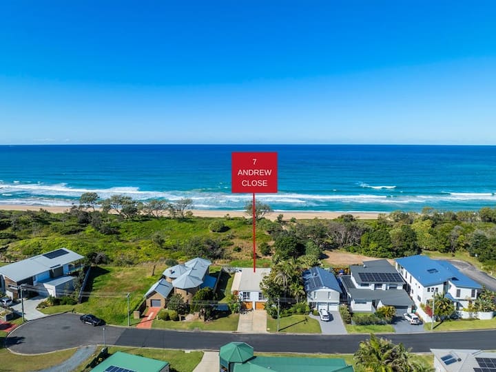 Right On The Beach At Corindi Quiet Home - Red Rock