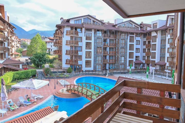Cozy Flat With Pool & Mountain Views, Near Gondola - Bansko