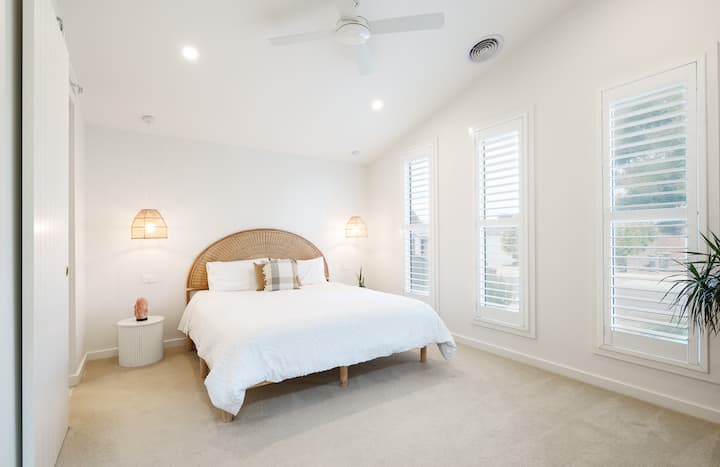 Large Retreat With Outdoor Living & Kids’ Paradise - Ocean Grove