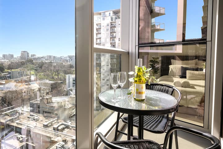 Modern Cbd · Southern Cross, Pool, Gym, Tram Zone - Melbourne