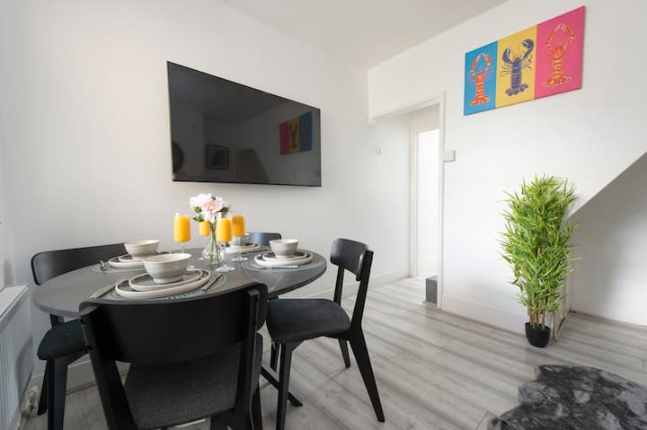 Elite 4br Home, Croydon, Free Parking, Sleeps 8! - Sutton Court