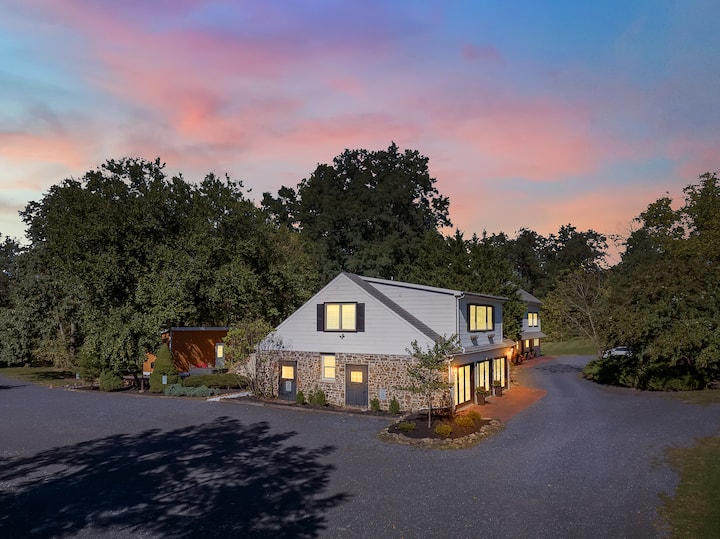 Secluded Carriage Haven | Carriage Suite - Lambertville, NJ