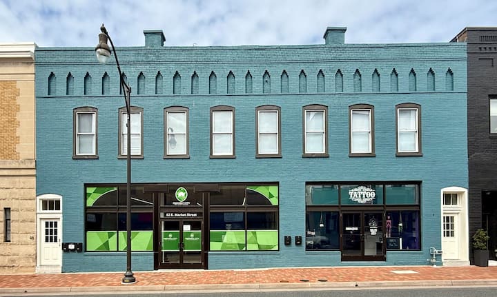 The Colorful Gem, 4bd/3fb Renovation Downtown! - Harrisonburg, VA