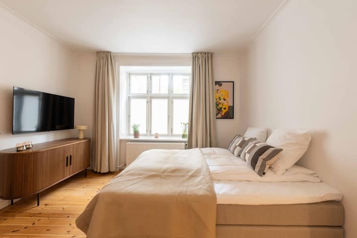 Bright & Cozy Frederiksberg Ground-floor Flat - Copenhagen