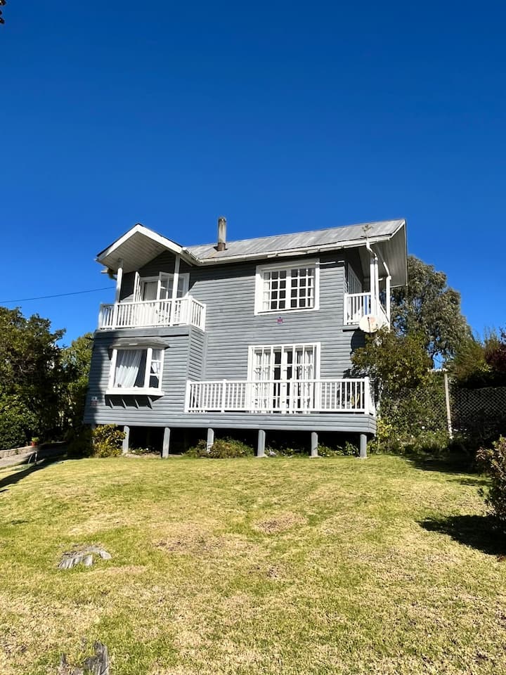 Acogedora Casa Con Vista Al Mar - Santo Domingo, Chile