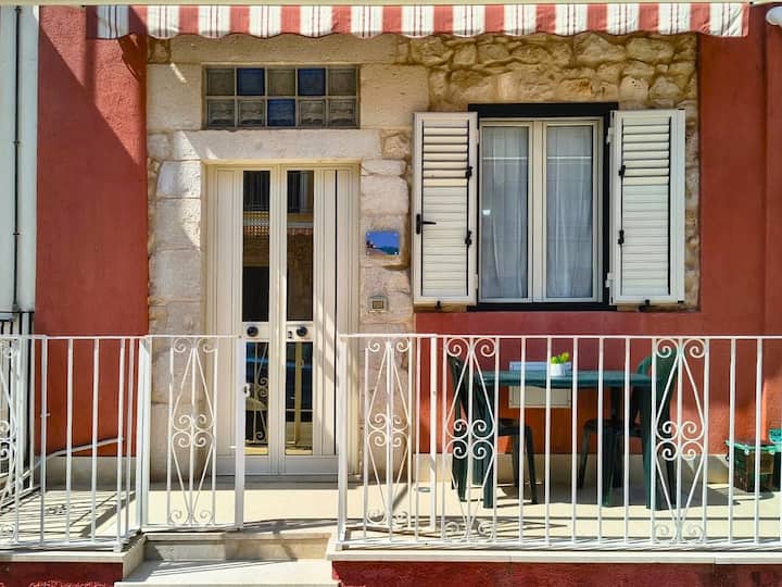 Accogliente Bilocale Con Balconcino - Pozzallo