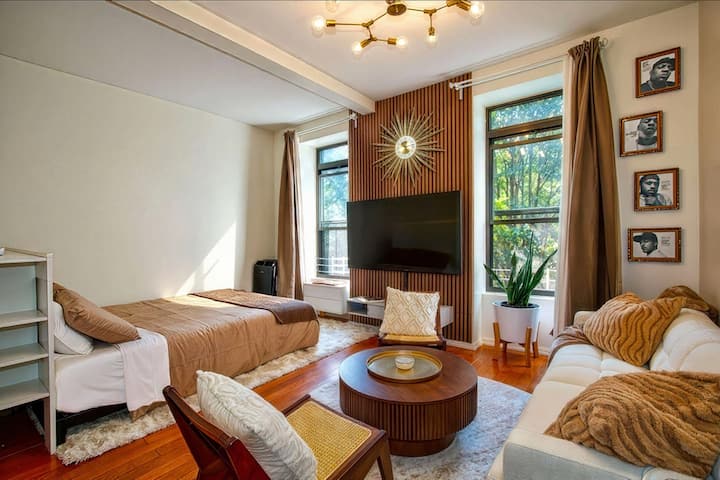 Private Double Queen Suite In Brooklyn Brownstone - Crown Heights, NY