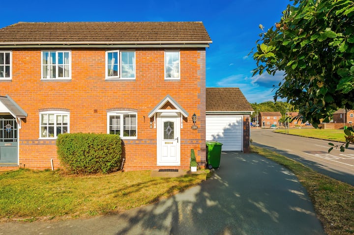 Shropshire Long Term Stay Free Parking, Sleeps 4! - Oswestry