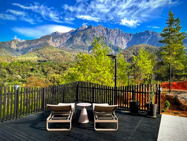 Paphio @ Dwell Mesilou, Mt Kinabalu - Kundasang