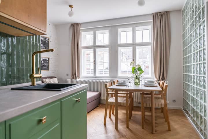 Emerald Edge | Design, Geometry & Comfort - Karlovy Vary