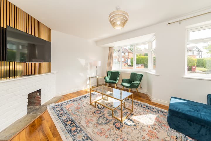4 Beds | Free Parking | Fully Equipped Home - Reading