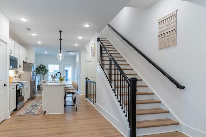 Charming Charlotte Townhome - Charlotte