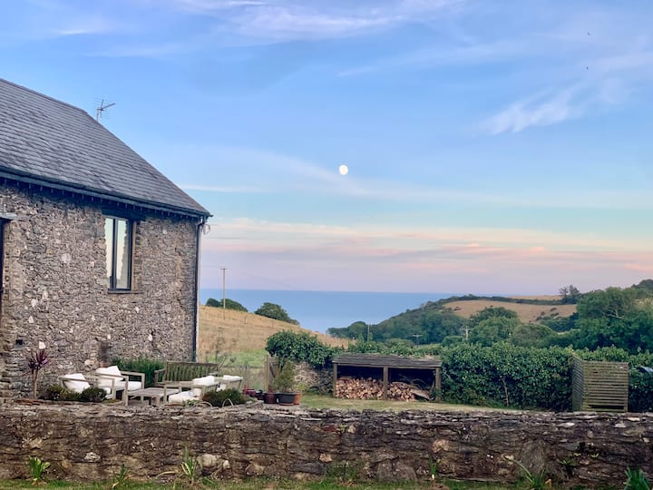 Secluded Devon Barn Overlooking The Sea - Kingsbridge