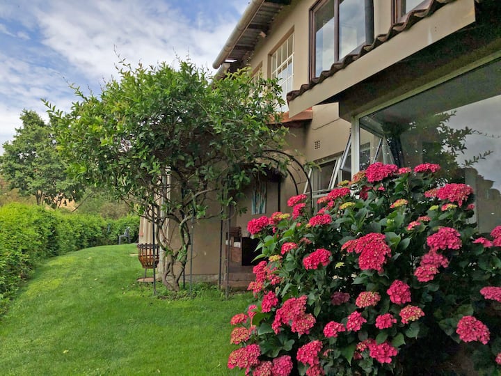 Cosy Apartment Near Lanseria Airport - Dabchick - Lanseria