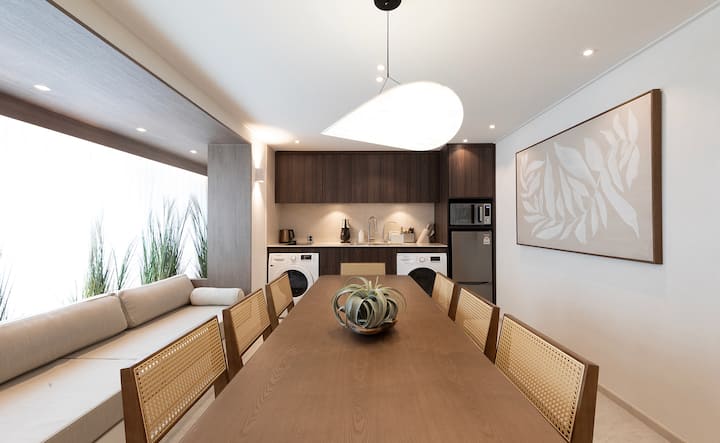 달빛 하우스 _ 홍대역 2번 도보 9분/ 방 3개  욕실 2개/ 차분하고 아늑한 - Seoul